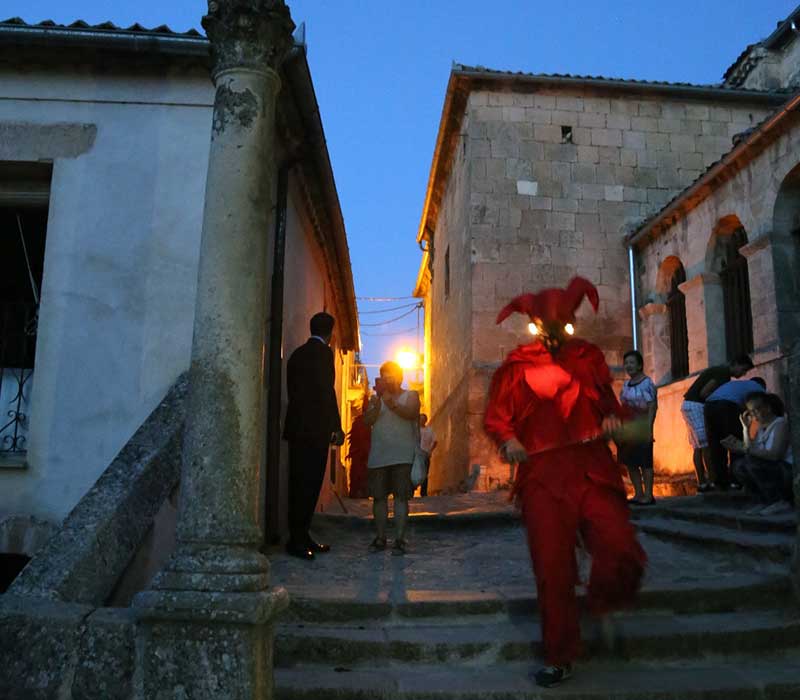 Sepúlveda: diablillos para abrir las fiestas | Acueducto2