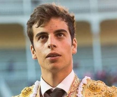 Alejandro Marcos indulta al sexto toro en Cantalejo | Acueducto2